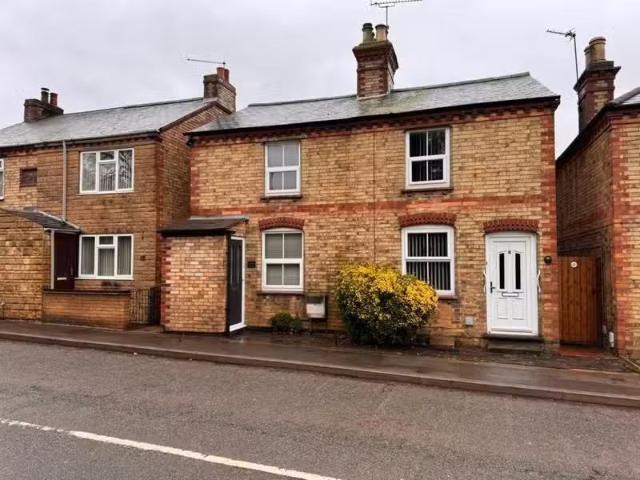 2 bedroom semi detached house for rent in Coventry Street, CV47
