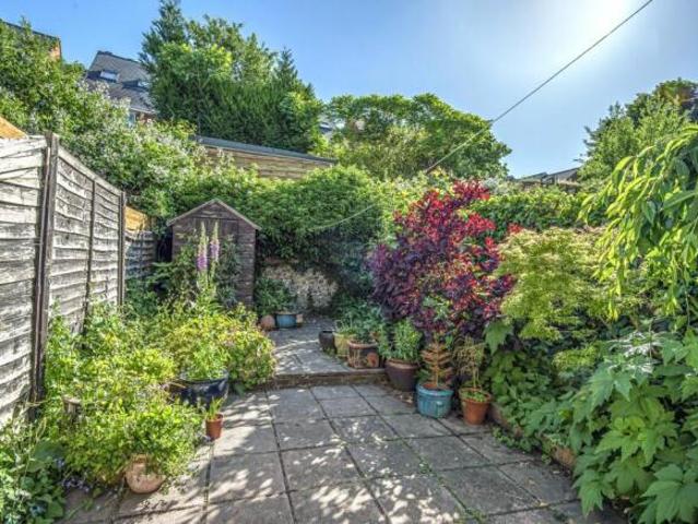 2 bedroom semi detached house for rent in Cline Road, Guildford, GU1