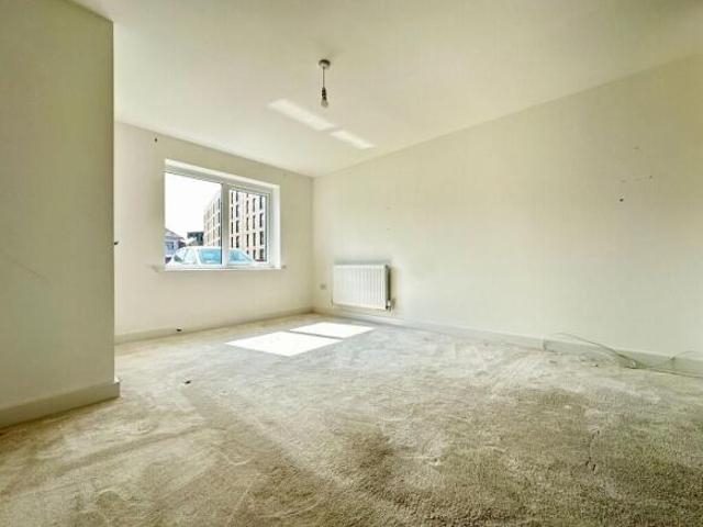 2 bedroom semi detached house for rent in Danesdale Drive, Manchester, M4