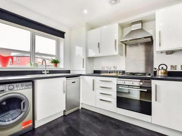 2 bedroom semi detached house for rent in Darley Avenue, Manchester, M21