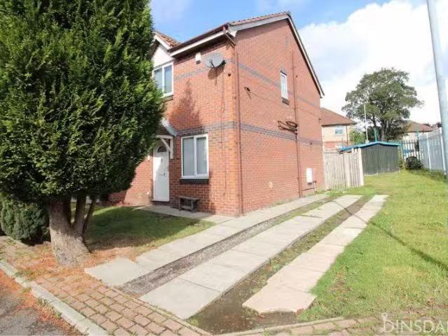 2 bedroom semi detached house for rent in Dunlin Way, Lower Gr.