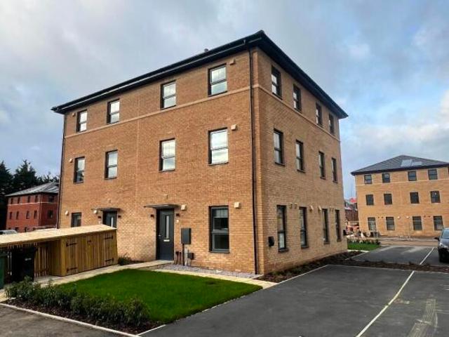 2 bedroom semi detached house for rent in Eliza Grant Road, Leeds, West Yorkshire, LS15