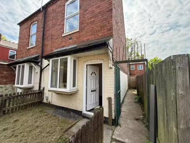 2 bedroom semi detached house for rent in Eva Road Winson Gree.