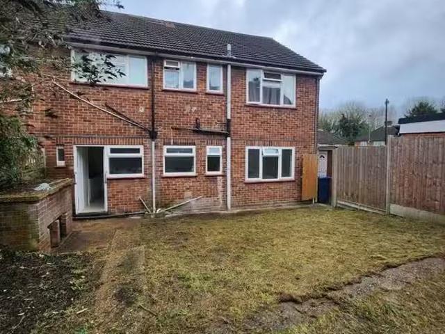 2 bedroom semi detached house for rent in Fairmead Cescenr Edg.