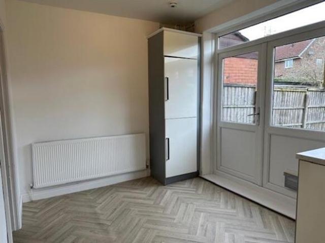 2 bedroom semi detached house for rent in Farm Street, Oldham, M35