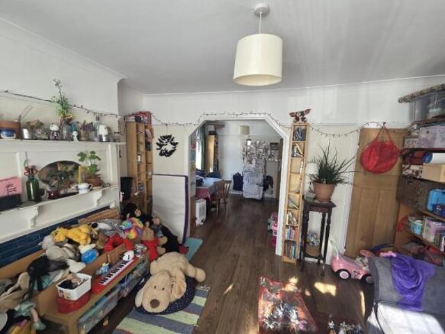 2 bedroom semi detached house for rent in FITZJOHN AVENUE, Barnet, EN5