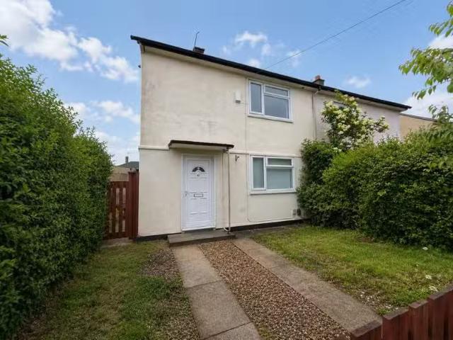2 bedroom semi detached house for rent in Foldings Grove, Scho.