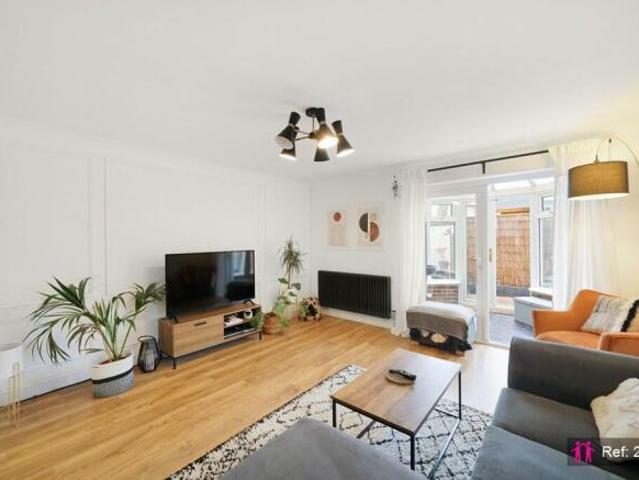 2 bedroom semi detached house for rent in Forge Road, Tunbridge Wells, TN4
