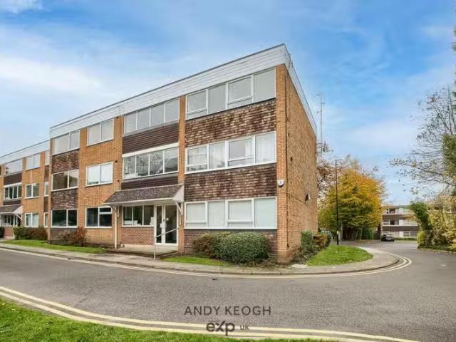 2 bedroom semi detached house for rent in Flat 6 Kingston Cour.