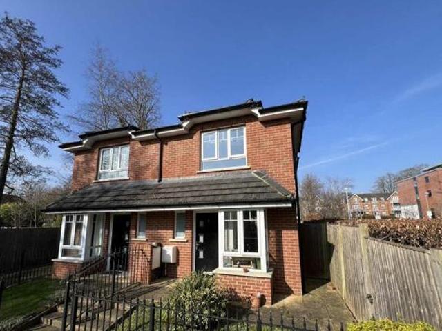 2 Bedroom Semi detached House For Rent In Fleet Road