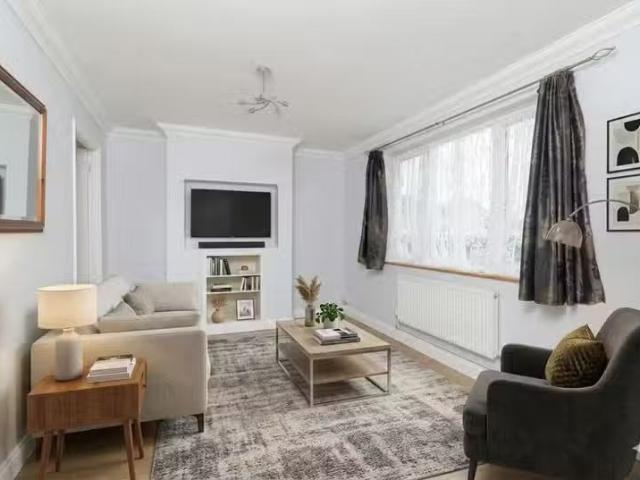 2 bedroom semi detached house for rent in Freeman Road, Graves.