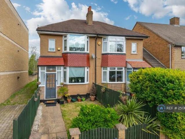 2 bedroom semi detached house for rent in Gipsy Road, London, SE27