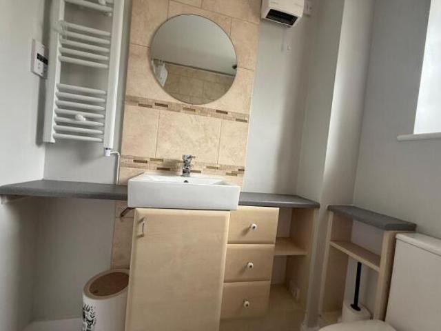 2 bedroom semi detached house for rent in Glenmore Drive, Coventry, CV6