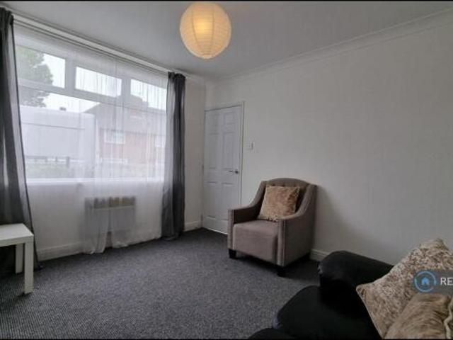 2 bedroom semi detached house for rent in Glenthorpe Crescent, Leeds, LS9