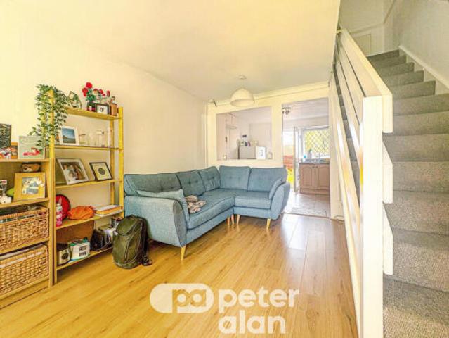 2 bedroom semi detached house for rent in Glyn Simon Close, Danescourt, Cardiff, CF5
