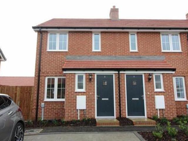 2 Bedroom Semi detached House For Rent In Gravesend