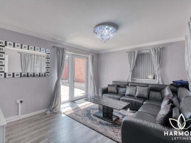 2 bedroom semi detached house for rent in Grange Farm Drive, Birmingham, B38 8EQ, B38