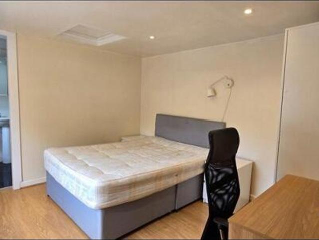 2 bedroom semi detached house for rent in Hanover Square, Leeds, LS3