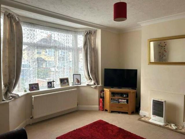 2 bedroom semi detached house for rent in High Firs Road Sholing, SO19
