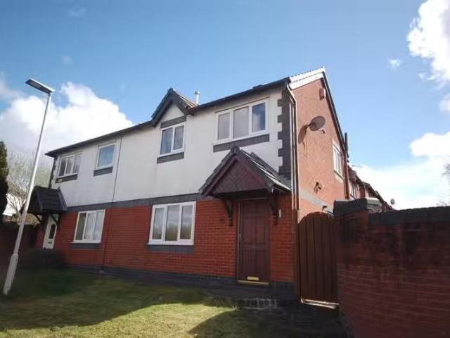 2 bedroom semi detached house for rent in Highfield Road, Blac.