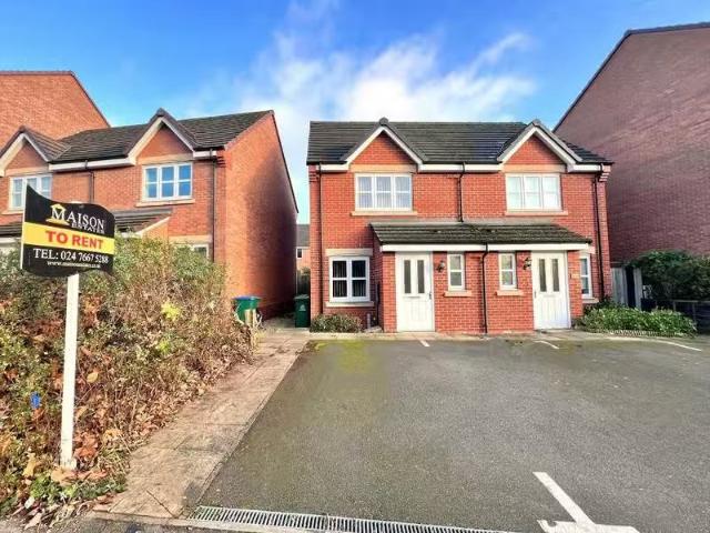 2 bedroom semi detached house for rent in Humber Road, NEW STO.