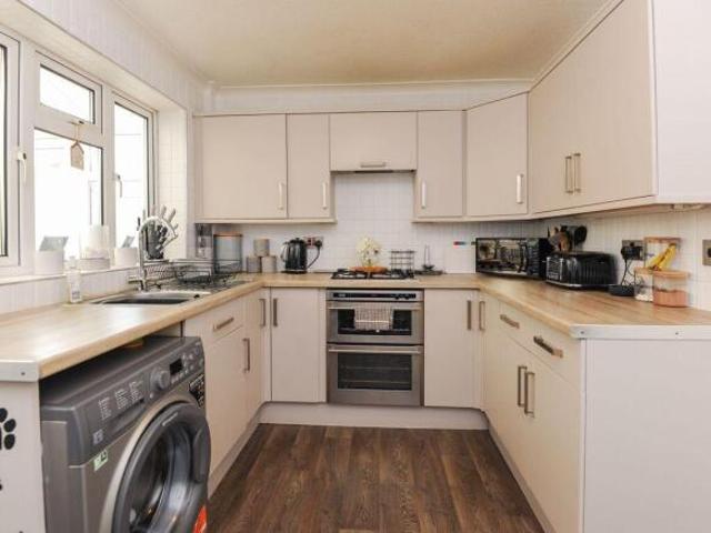 2 bedroom semi detached house for rent in Kestrel Drive, Eckington, S21