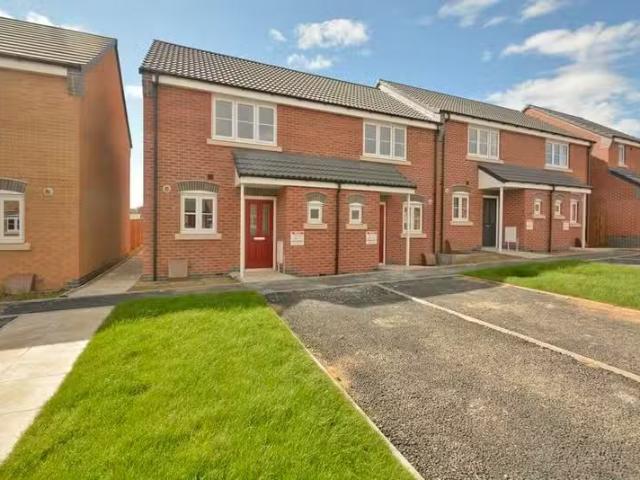 2 bedroom semi detached house for rent in Kinross Way, Hinckle.