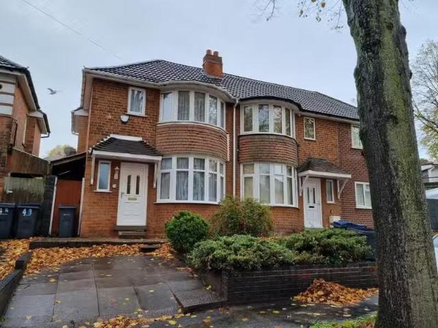 2 bedroom semi detached house for rent in Knightwick Crescent.