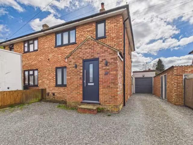 2 bedroom semi detached house for rent in Laburnum Road, High.