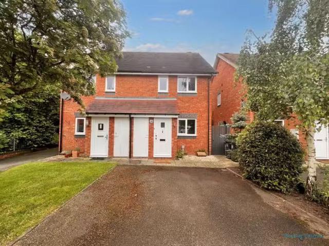 2 bedroom semi detached house for rent in Littleworth, Henley.