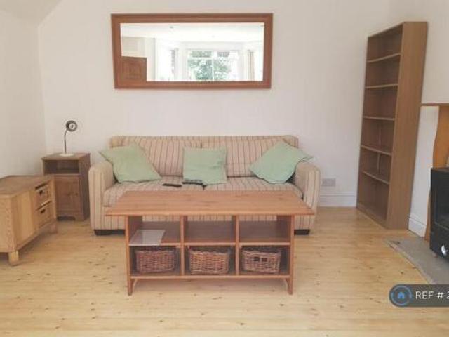 2 Bedroom Semi detached House For Rent In London