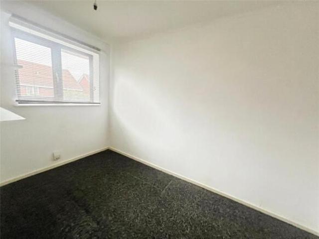 2 bedroom semi detached house for rent in Logan Close, Wolverhampton, West Midlands, WV10