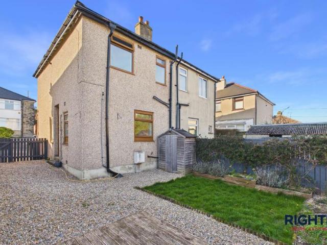 2 bedroom semi detached house for rent in Lyndale Drive, Shipley, BD18