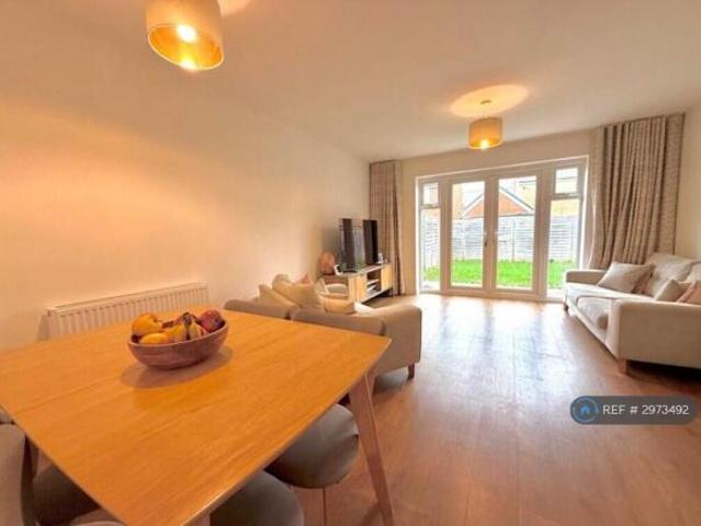 2 bedroom semi detached house for rent in Magdalene Close, Swindon, SN3