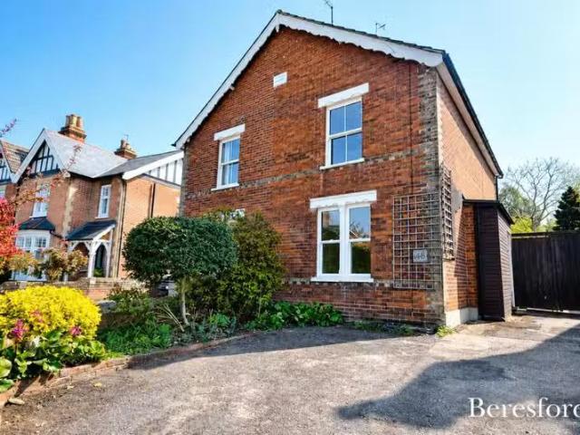2 bedroom semi detached house for rent in Maldon Road, CO3