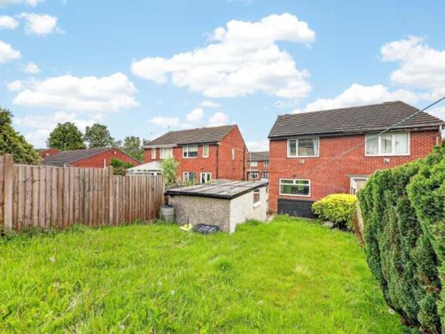 2 bedroom semi detached house for rent in Marston Avenue, Morley, Leeds, LS27
