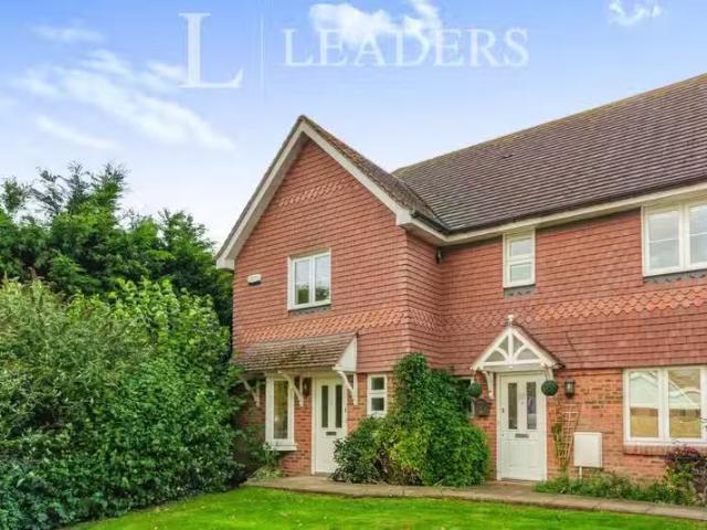 2 bedroom semi detached house for rent in Meadow View, BN6