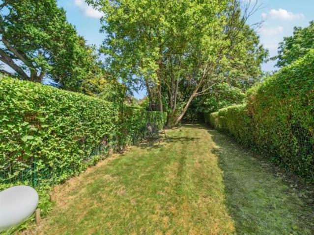 2 bedroom semi detached house for rent in Midholm Hampstead Garden Suburb NW11