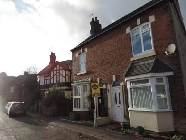 2 bedroom semi detached house for rent in Millfield Street, Wo.