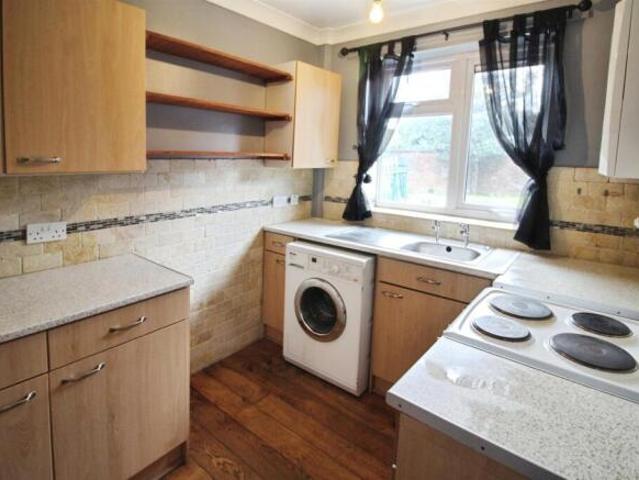 2 bedroom semi detached house for rent in Monkswood Avenue, Leeds, LS14