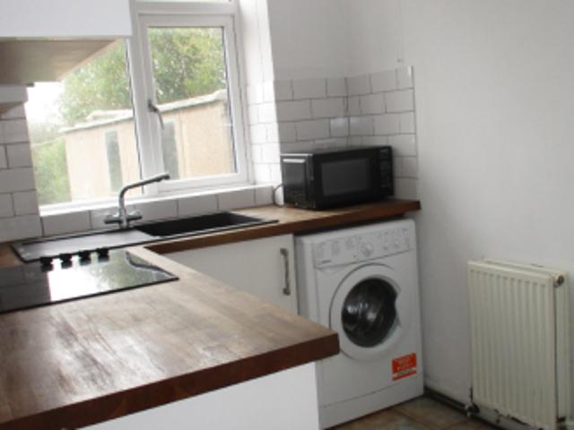 2 bedroom semi detached house for rent in Newland Park Drive, York, North Yorkshire, YO10