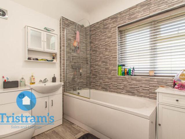 2 bedroom semi detached house for rent in Norbreck Close, Nottingham, NG8