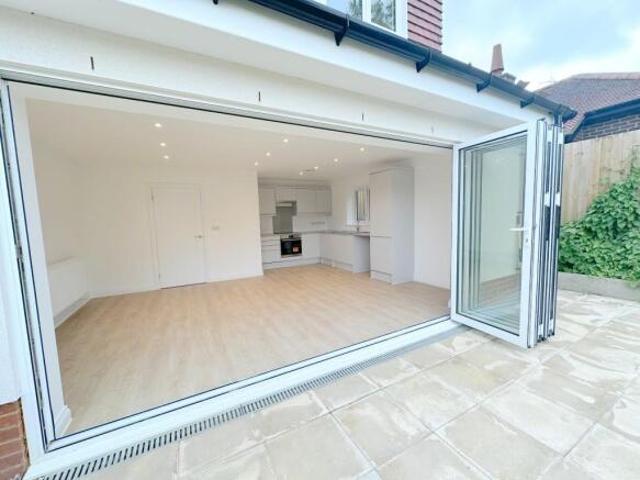 2 bedroom semi detached house for rent in Oakley Road, Luton, LU4 9PT, LU4