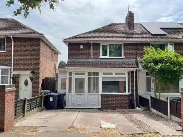 2 bedroom semi detached house for rent in Old Oscott Lane, Bir.
