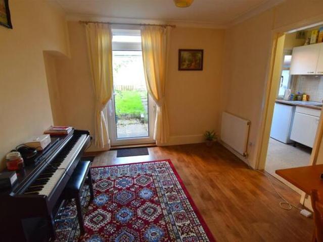 2 bedroom semi detached house for rent in Old Milverton Road, CV32