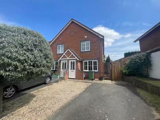 2 bedroom semi detached house for rent in OLDSWINFORD Marlbo.