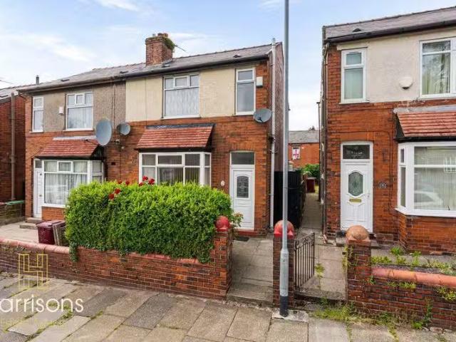 2 bedroom semi detached house for rent in Paris Street, Deane.