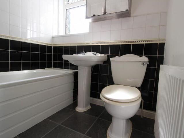 2 bedroom semi detached house for rent in Park Road, Cowlersley, HD4