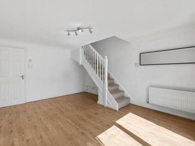 2 bedroom semi detached house for rent in Park Road, Great Sankey, WA5