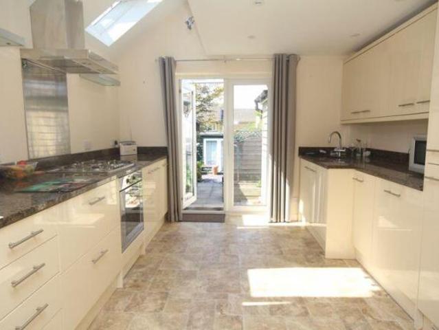 2 bedroom semi detached house for rent in Pembury Grove, Tonbridge, TN9